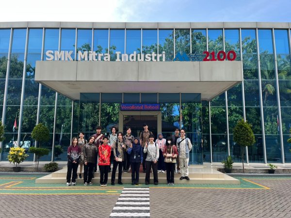 Various Activities of FIB UI’s International Students: Visiting SMK ...